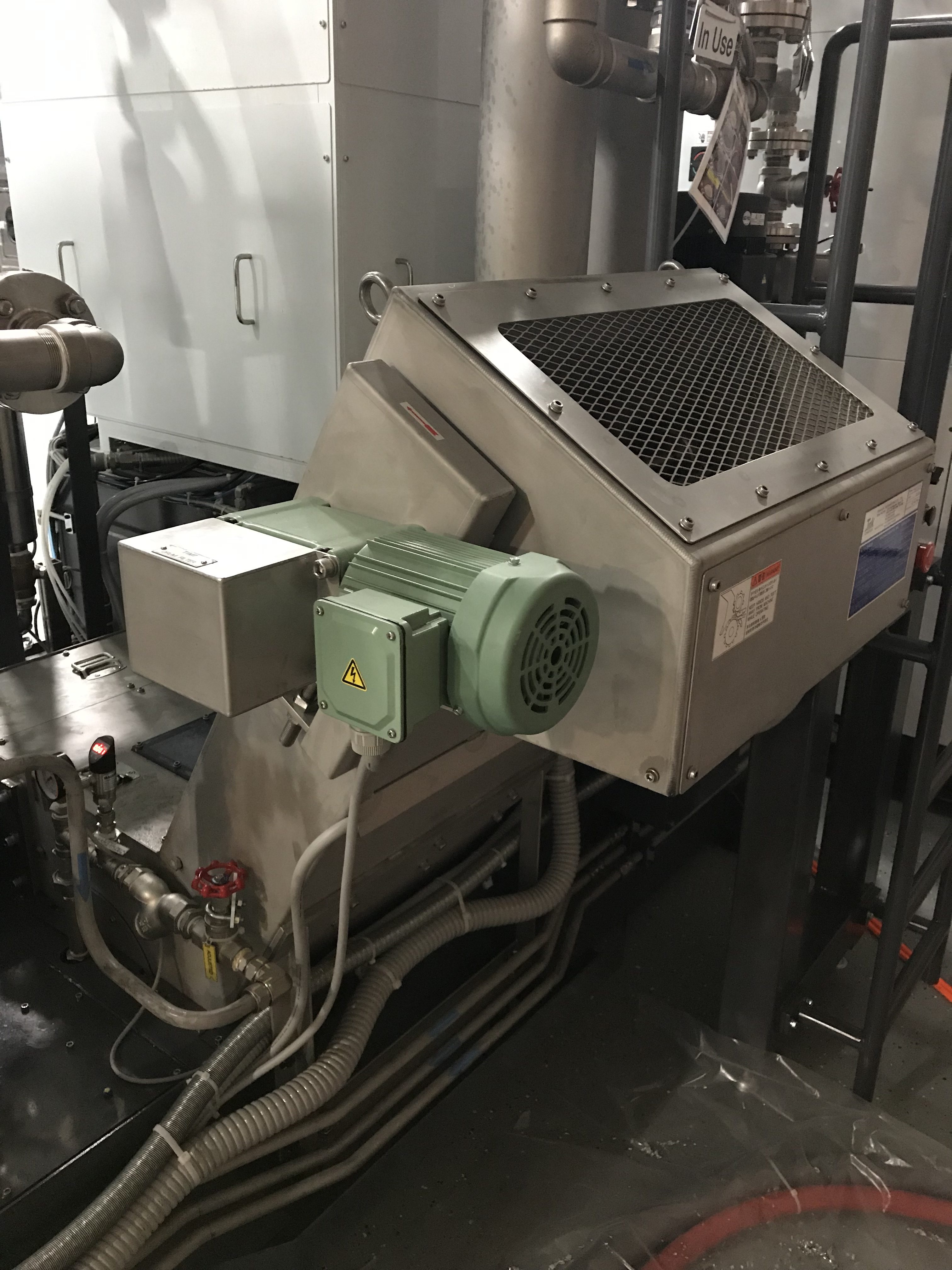 Deburring and Cleaning Large Parts up to 1000 mm